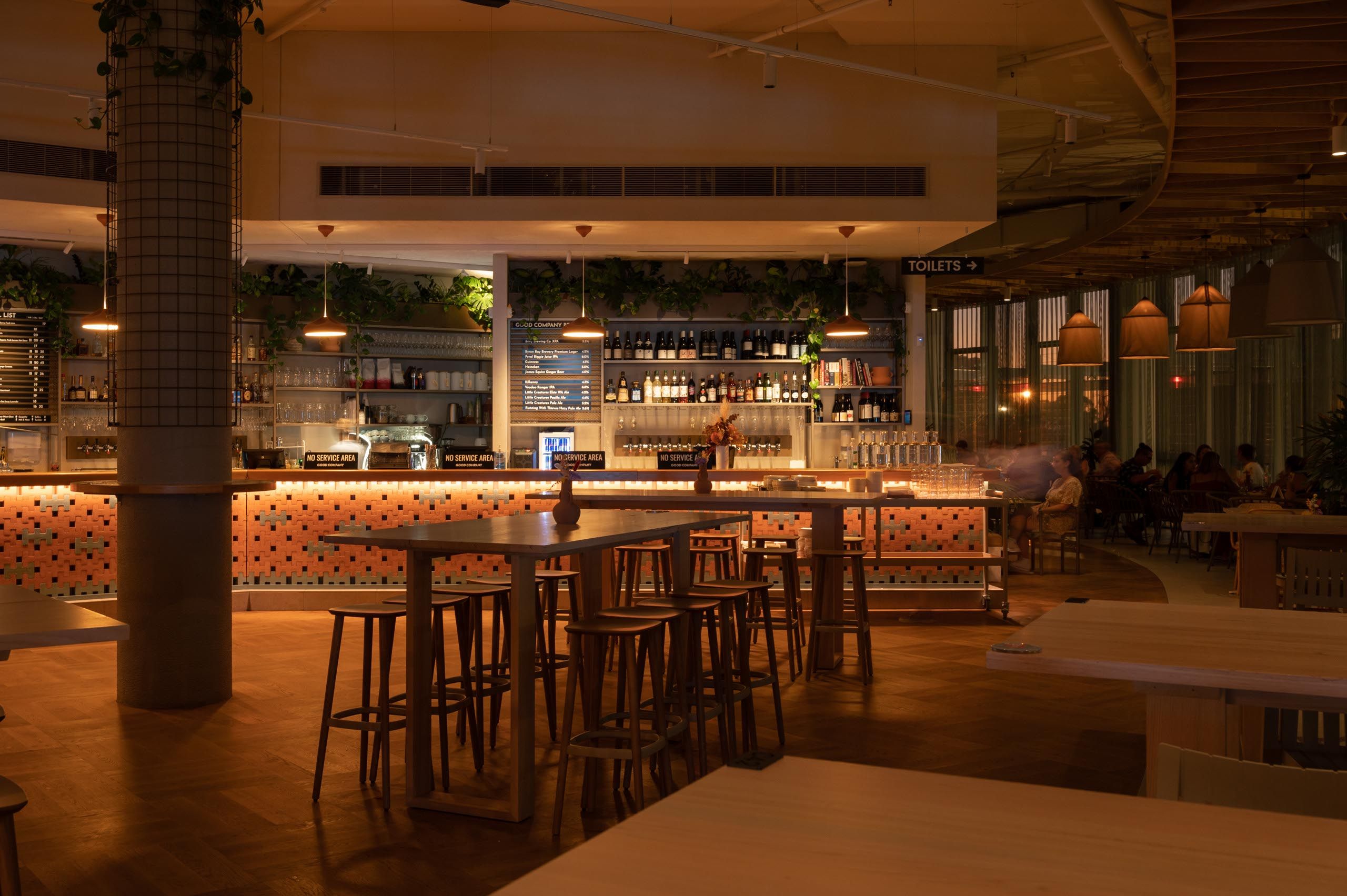 Where Mediterranean beach club meets local neighbourhood pub | Unios