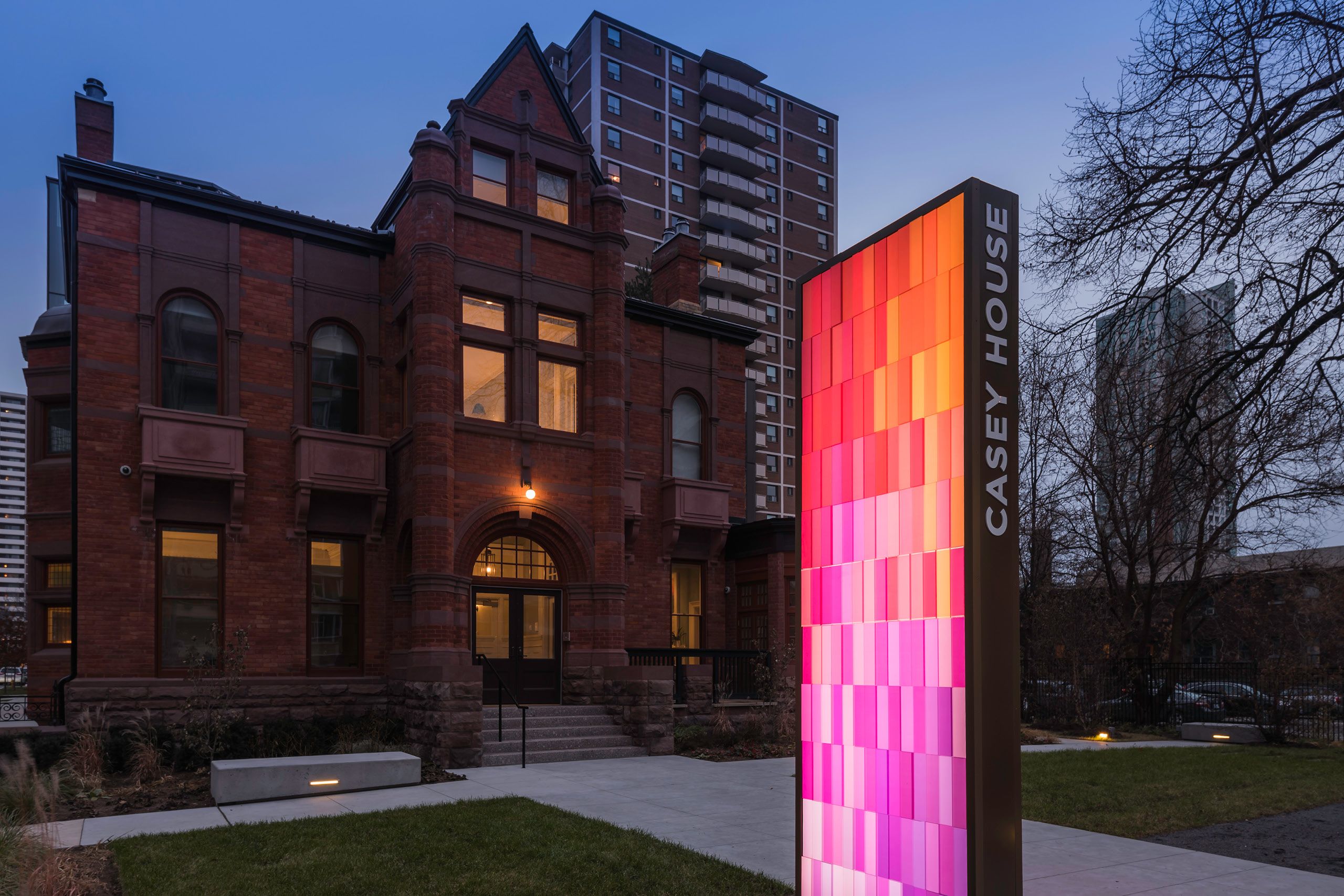 Lighting and the Multi-Sensory Experience of Wayfinding | Unios